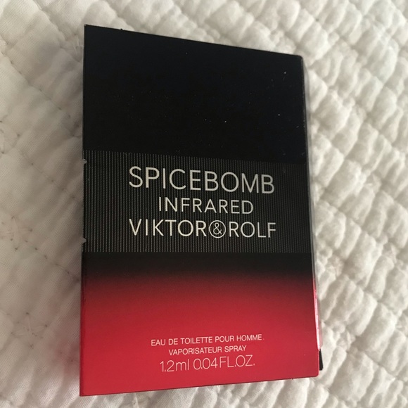 Viktor & Rolf | Accessories | New Viktor Rolf Spicebomb Infrared Sample ...